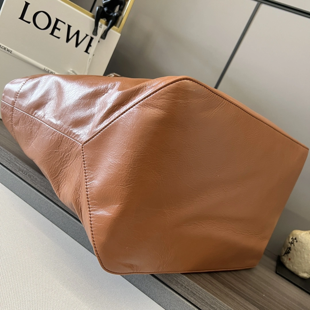 Bargain Loewe Shopping Bags