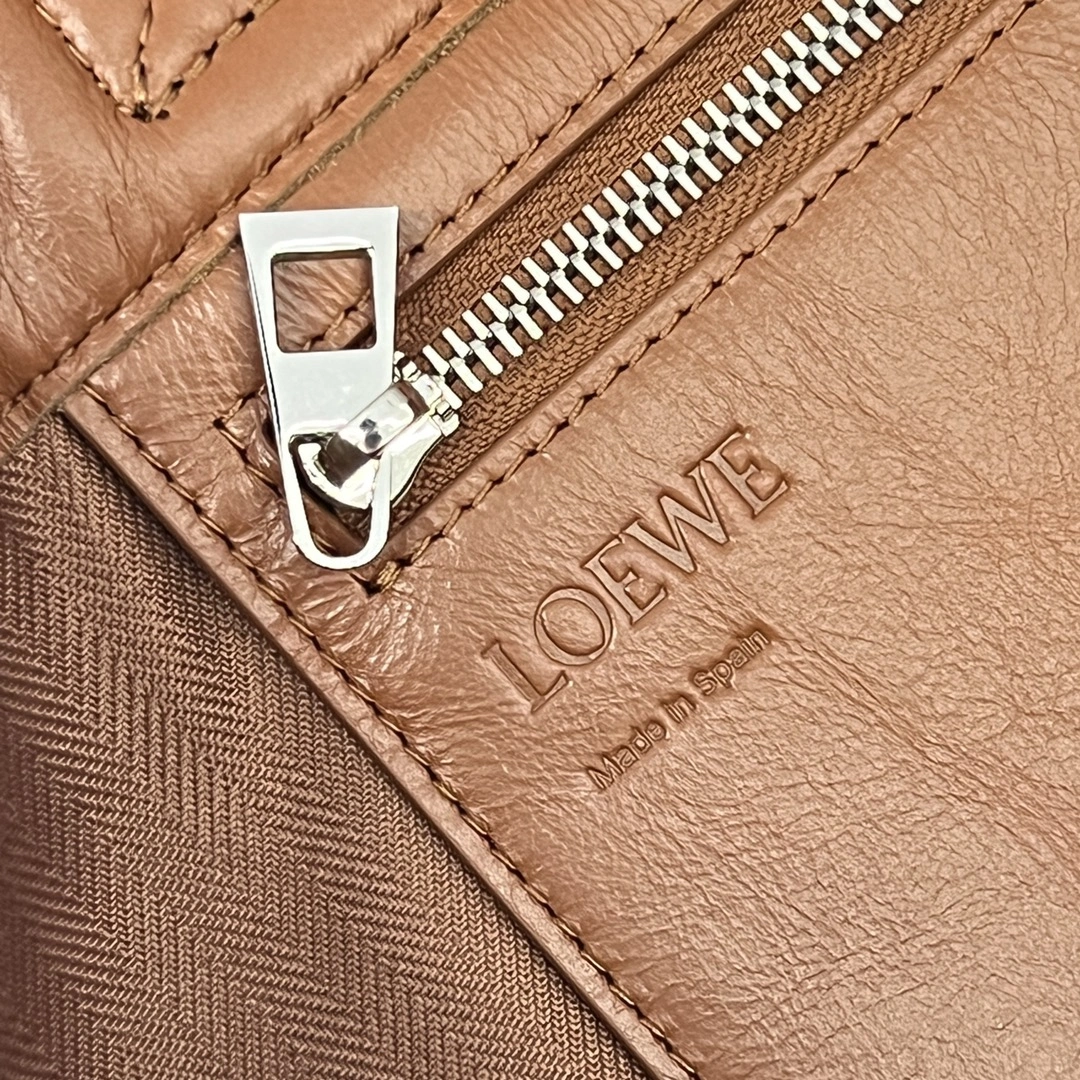 Bargain Loewe Shopping Bags