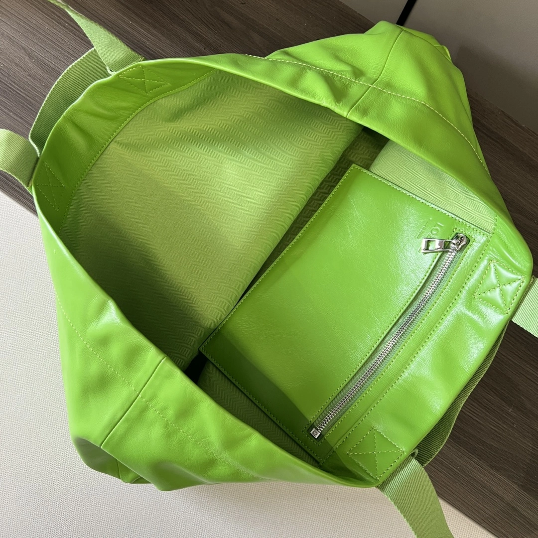Accurate model Loewe Shopping Bags