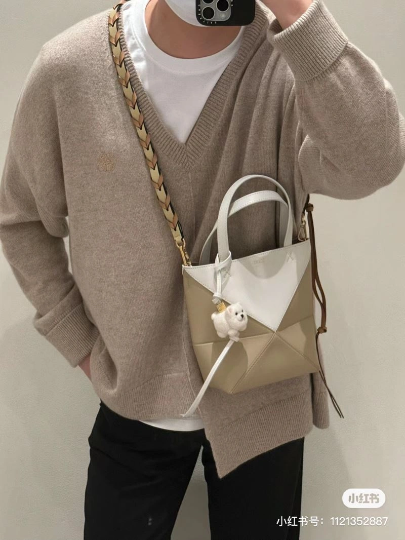 Bargain Loewe Shopping Bags