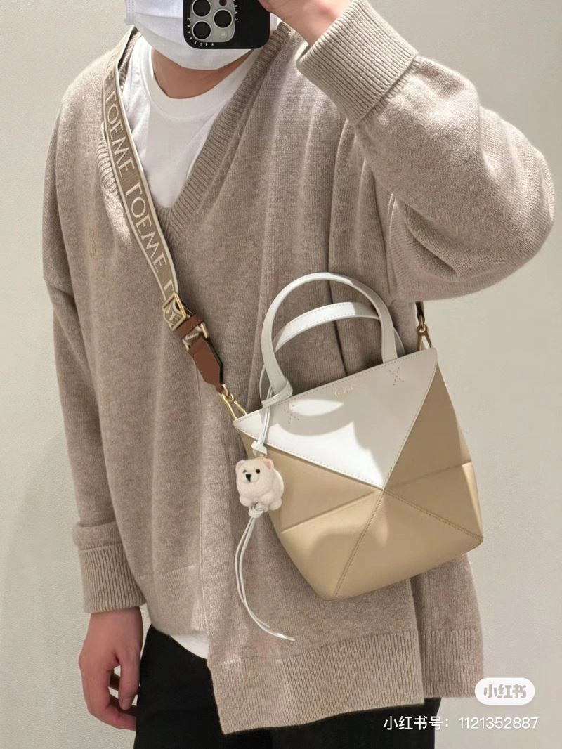 Bargain Loewe Shopping Bags