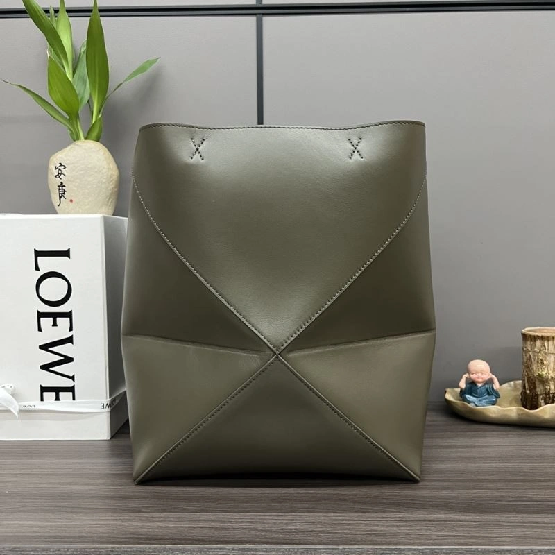 Bargain Loewe Shopping Bags