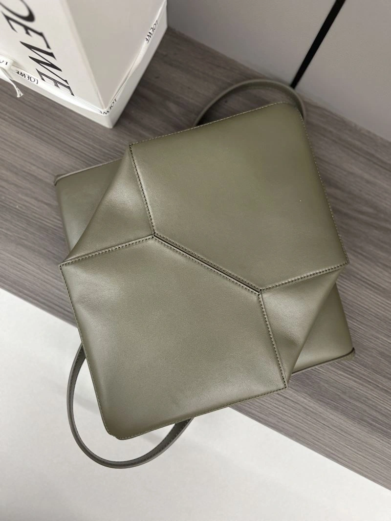 Bargain Loewe Shopping Bags