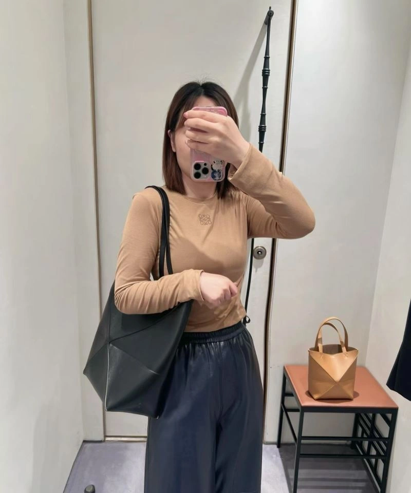 Inexpensive Loewe Shopping Bags
