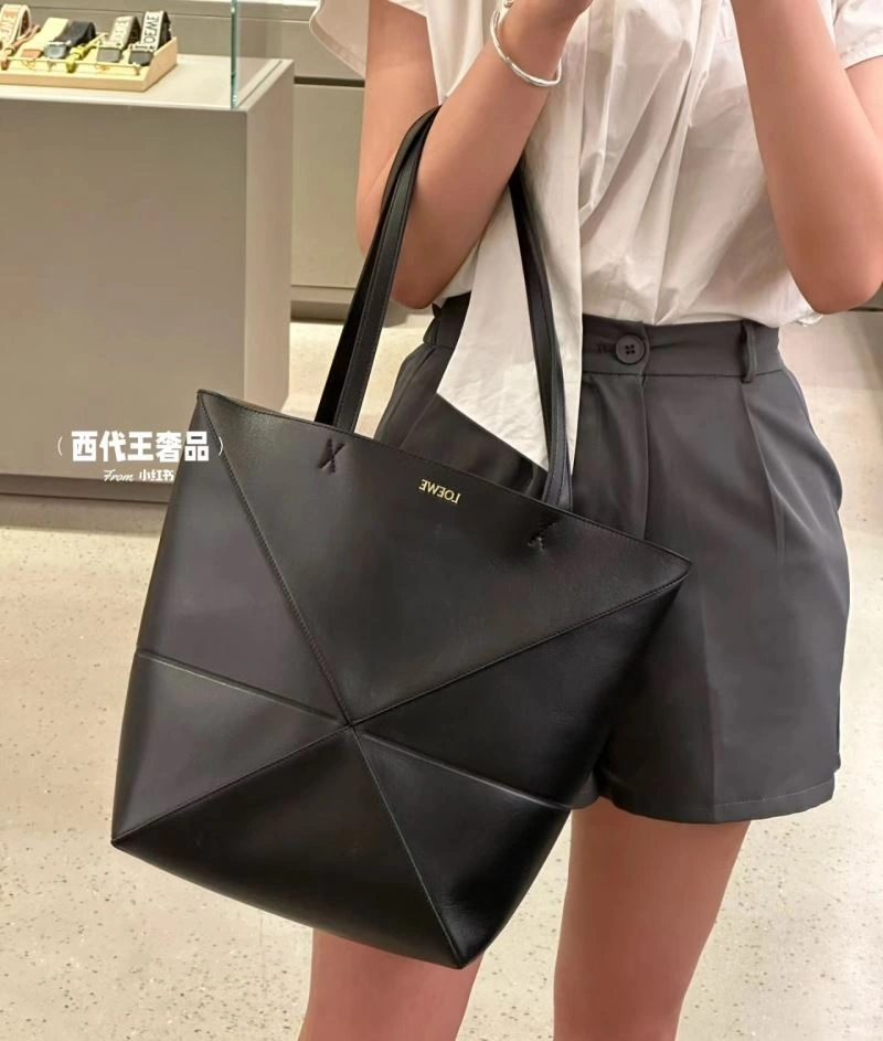 Inexpensive Loewe Shopping Bags