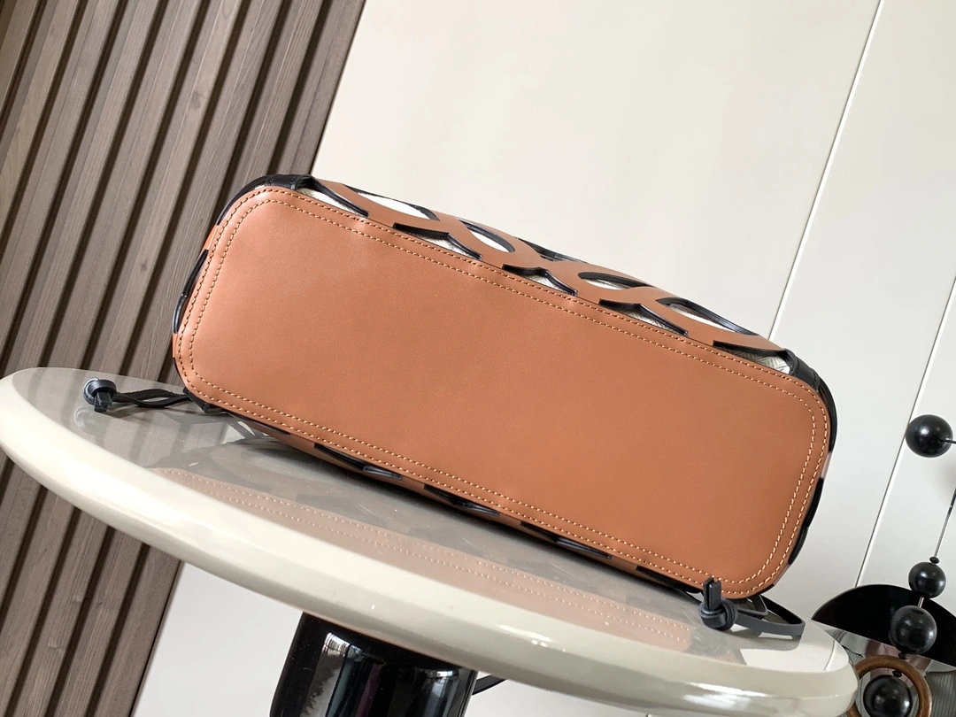 Cut-rate Loewe Shopping Bags
