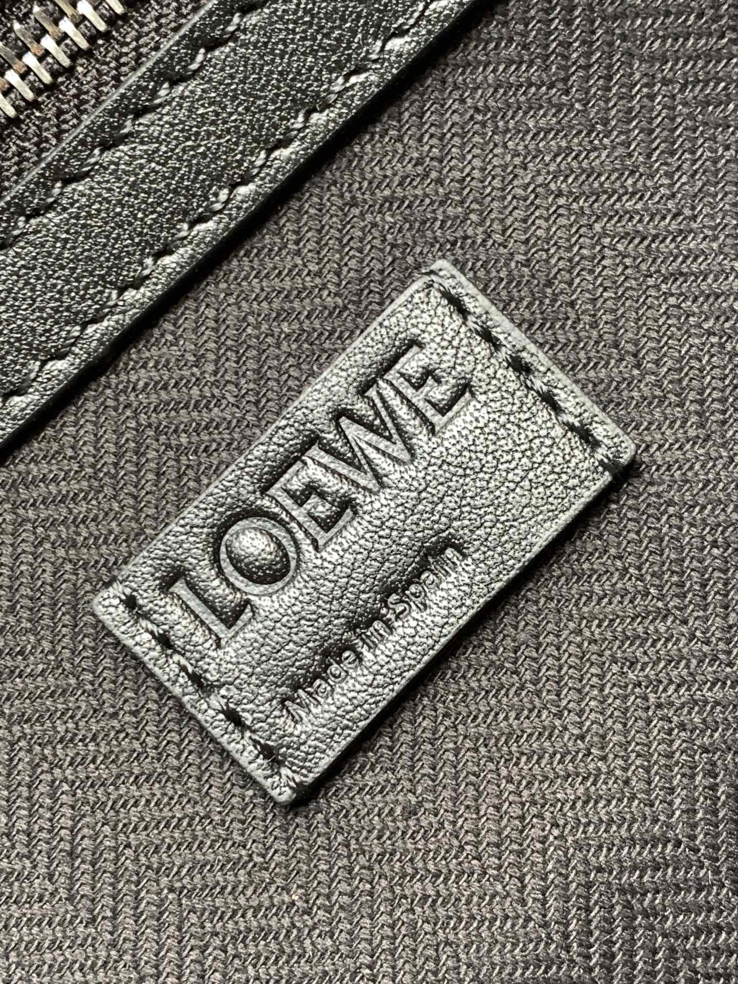 Reasonably priced Loewe Shopping Bags