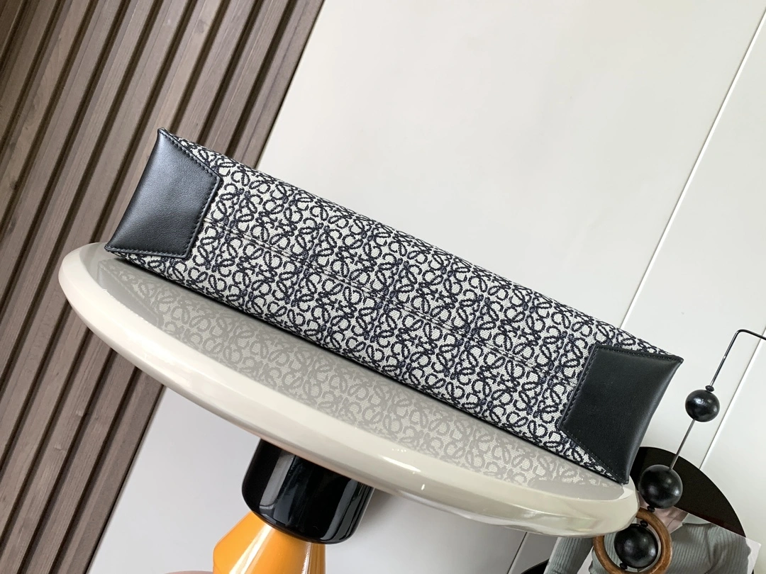 Discounted Loewe Shopping Bags