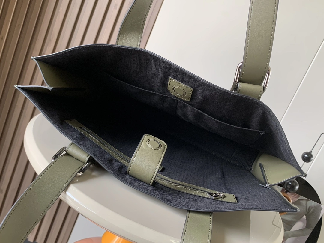 Top match Loewe Shopping Bags