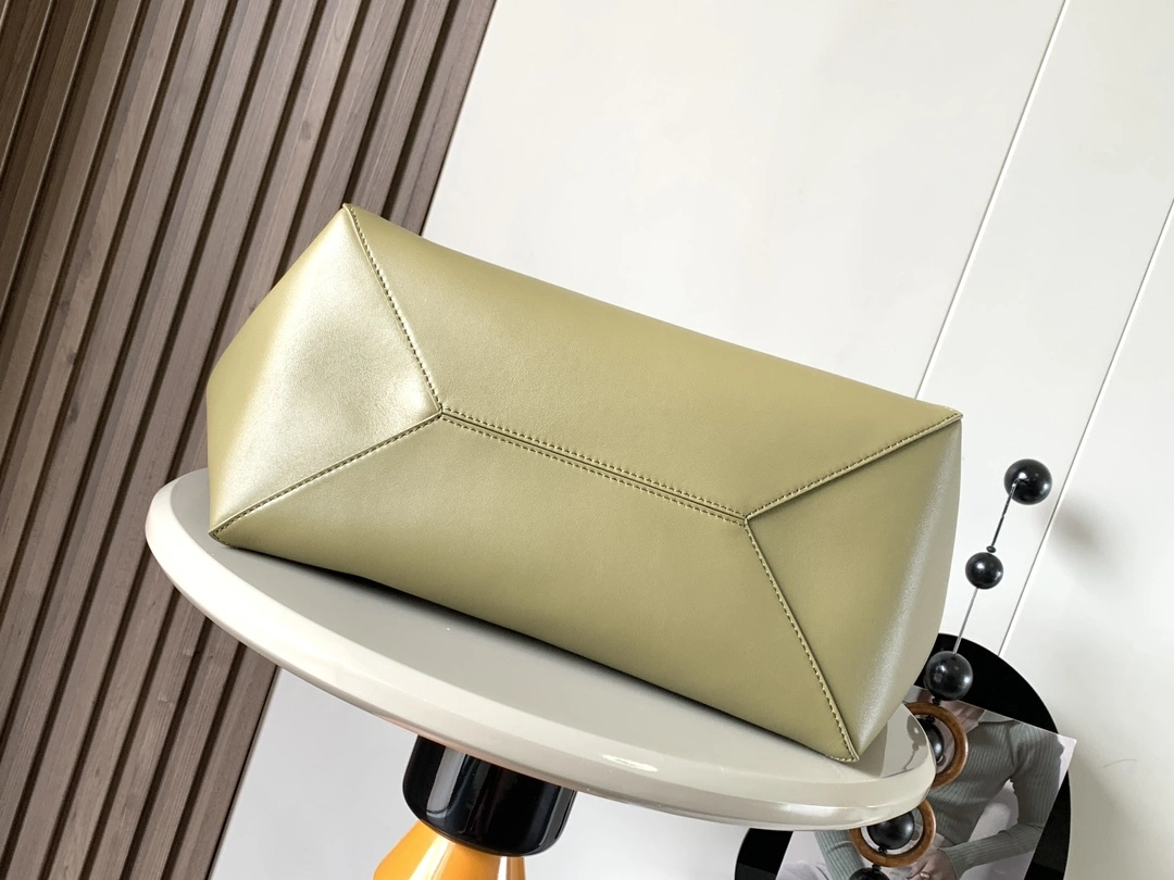 Top match Loewe Shopping Bags