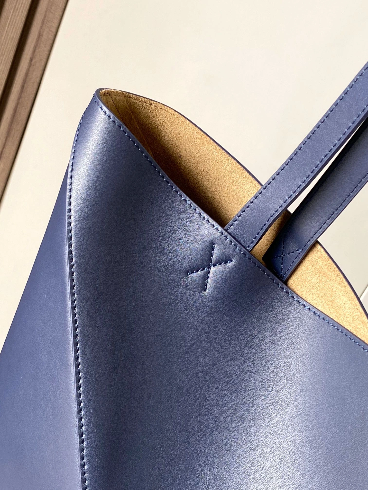 Accurate model Loewe Shopping Bags