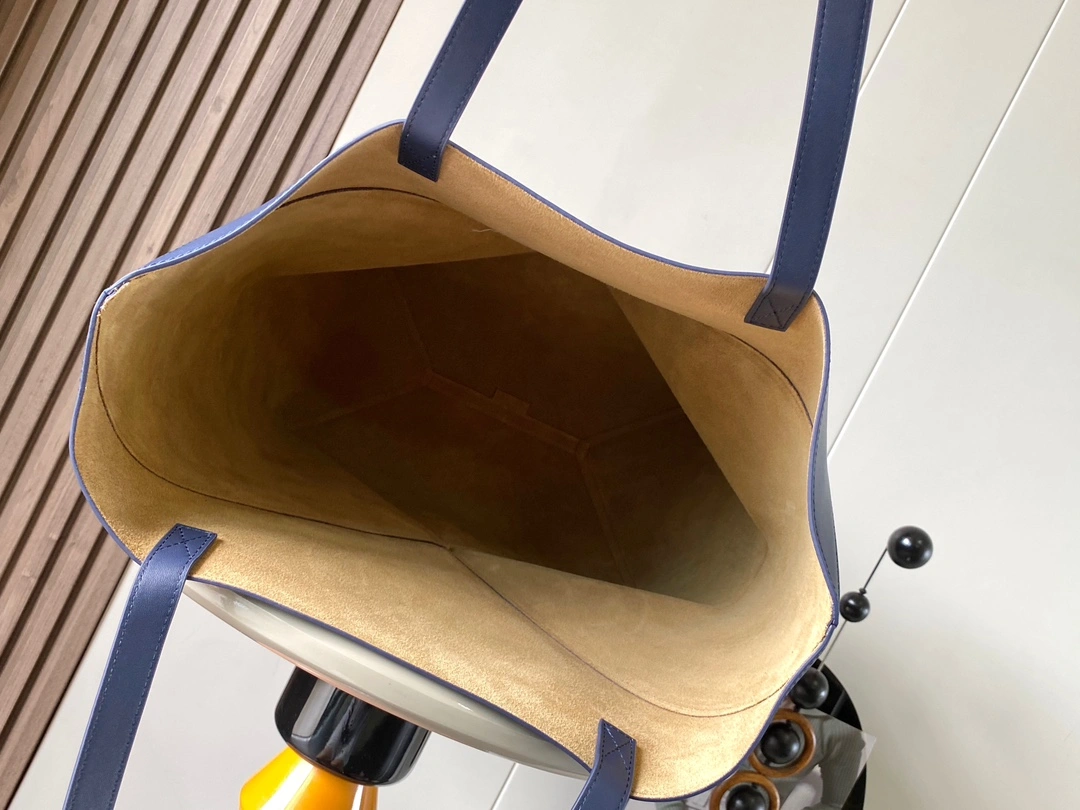Accurate model Loewe Shopping Bags