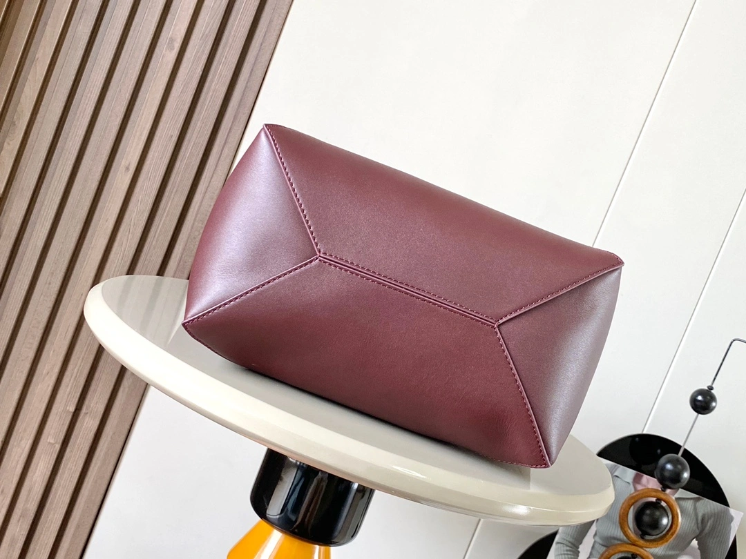 Top mirror Loewe Shopping Bags
