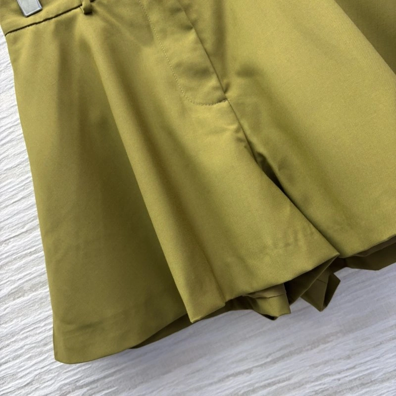 Top match Loewe Short Pants
