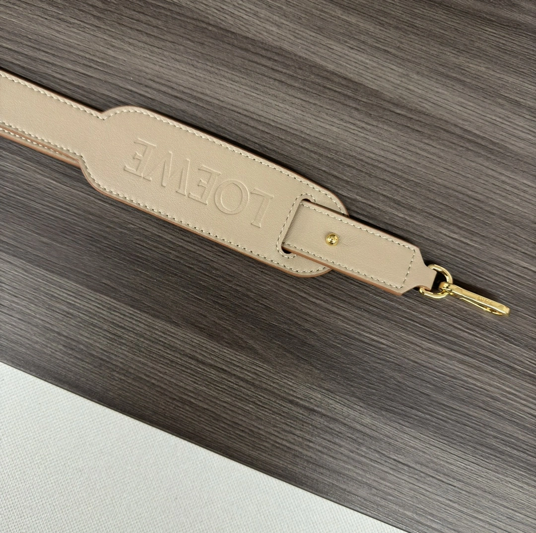 Legit Loewe Shoulder Straps