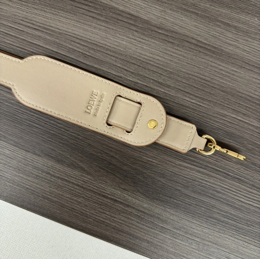 Legit Loewe Shoulder Straps
