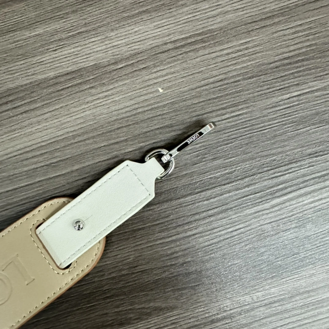 Legit Loewe Shoulder Straps