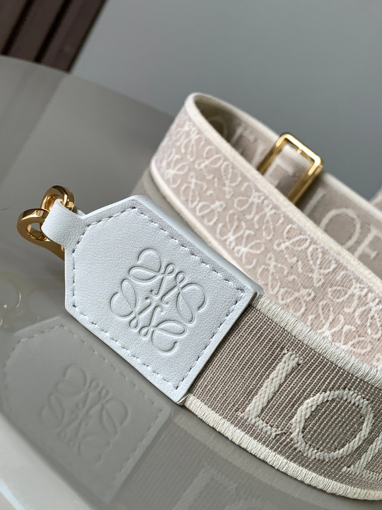 Legit Loewe Shoulder Straps