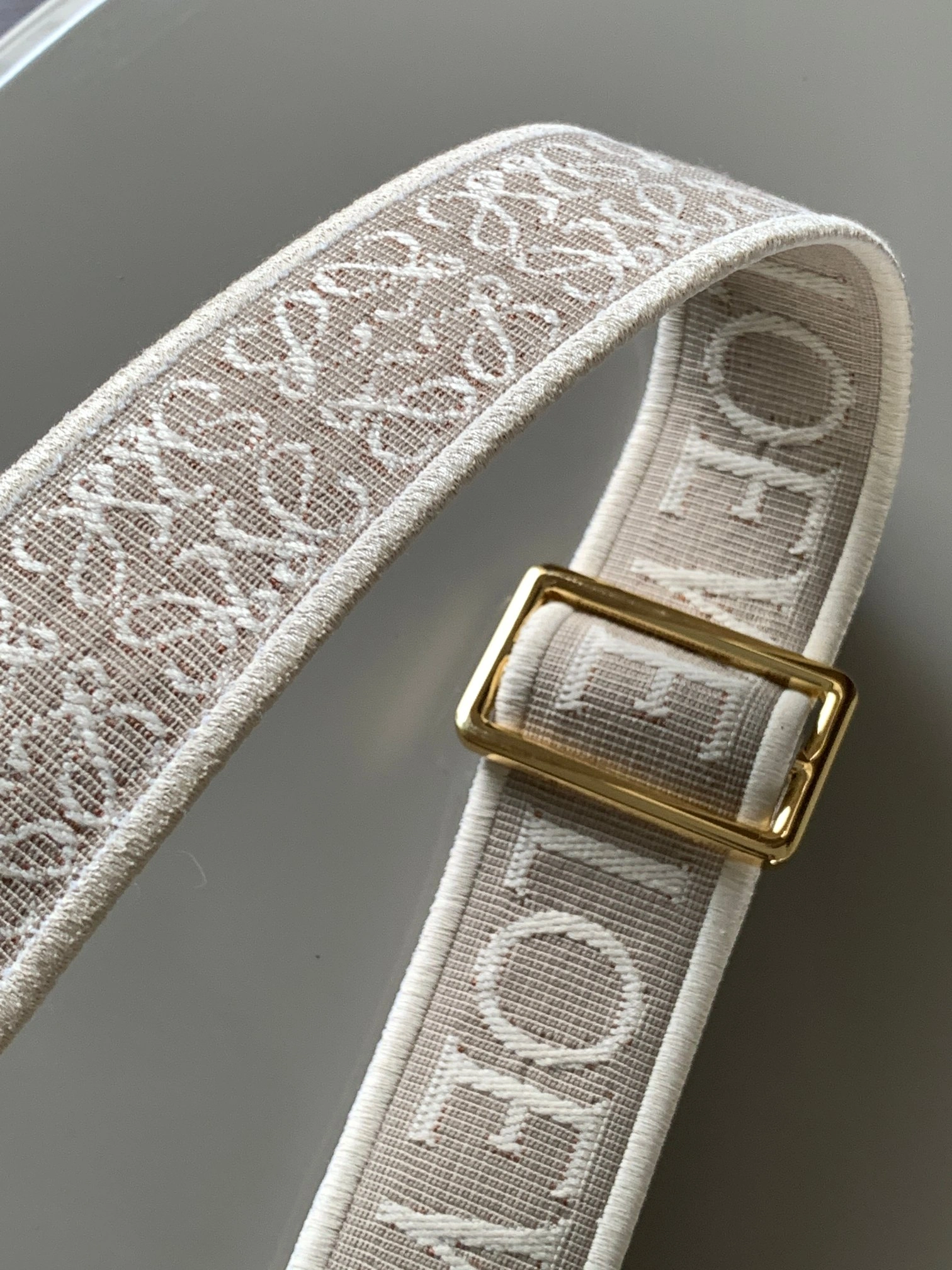Legit Loewe Shoulder Straps