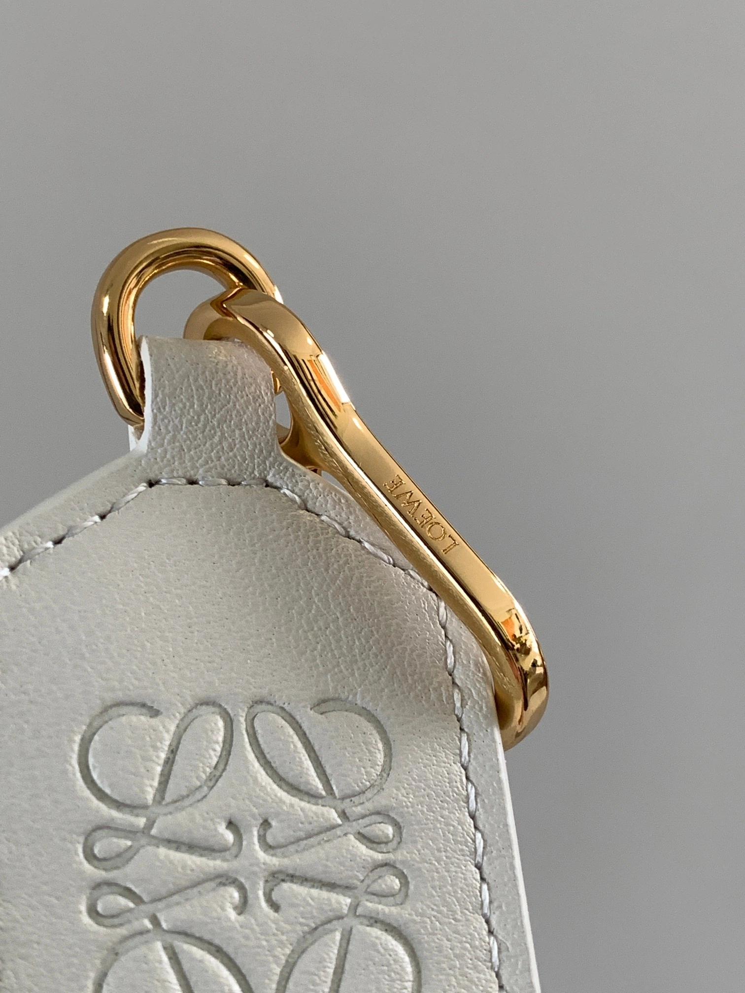 Legit Loewe Shoulder Straps