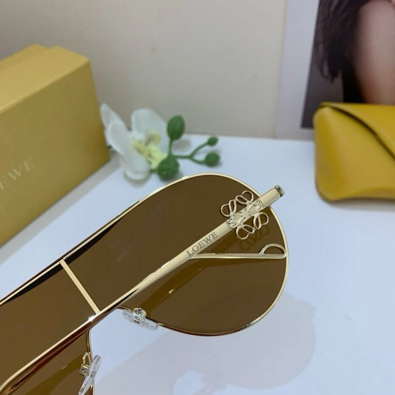 Cut-rate Loewe Sunglasses