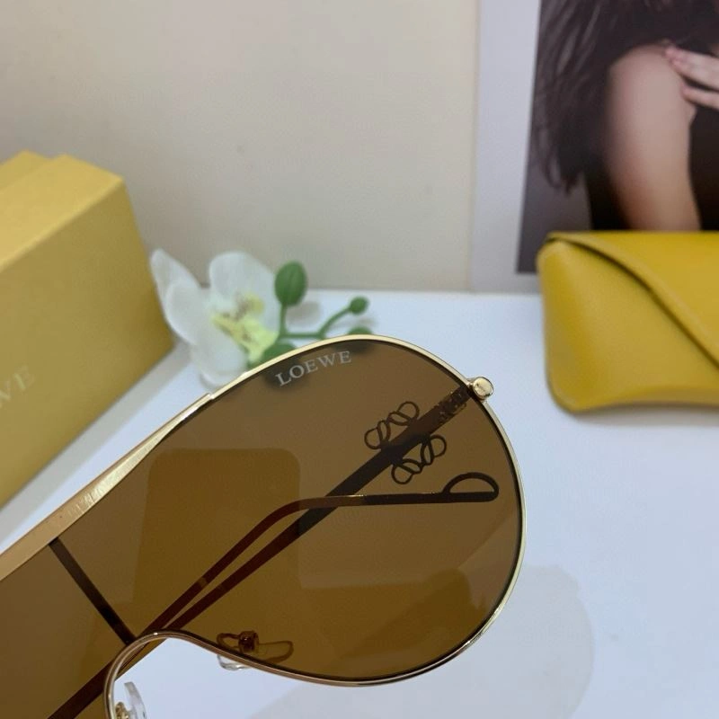 Cut-rate Loewe Sunglasses