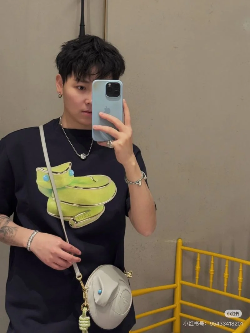 Bargain Loewe T-Shirts
