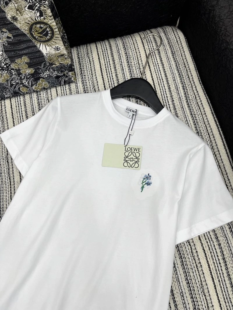 Bargain Loewe T-Shirts