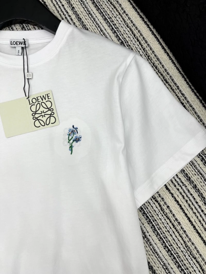 Bargain Loewe T-Shirts