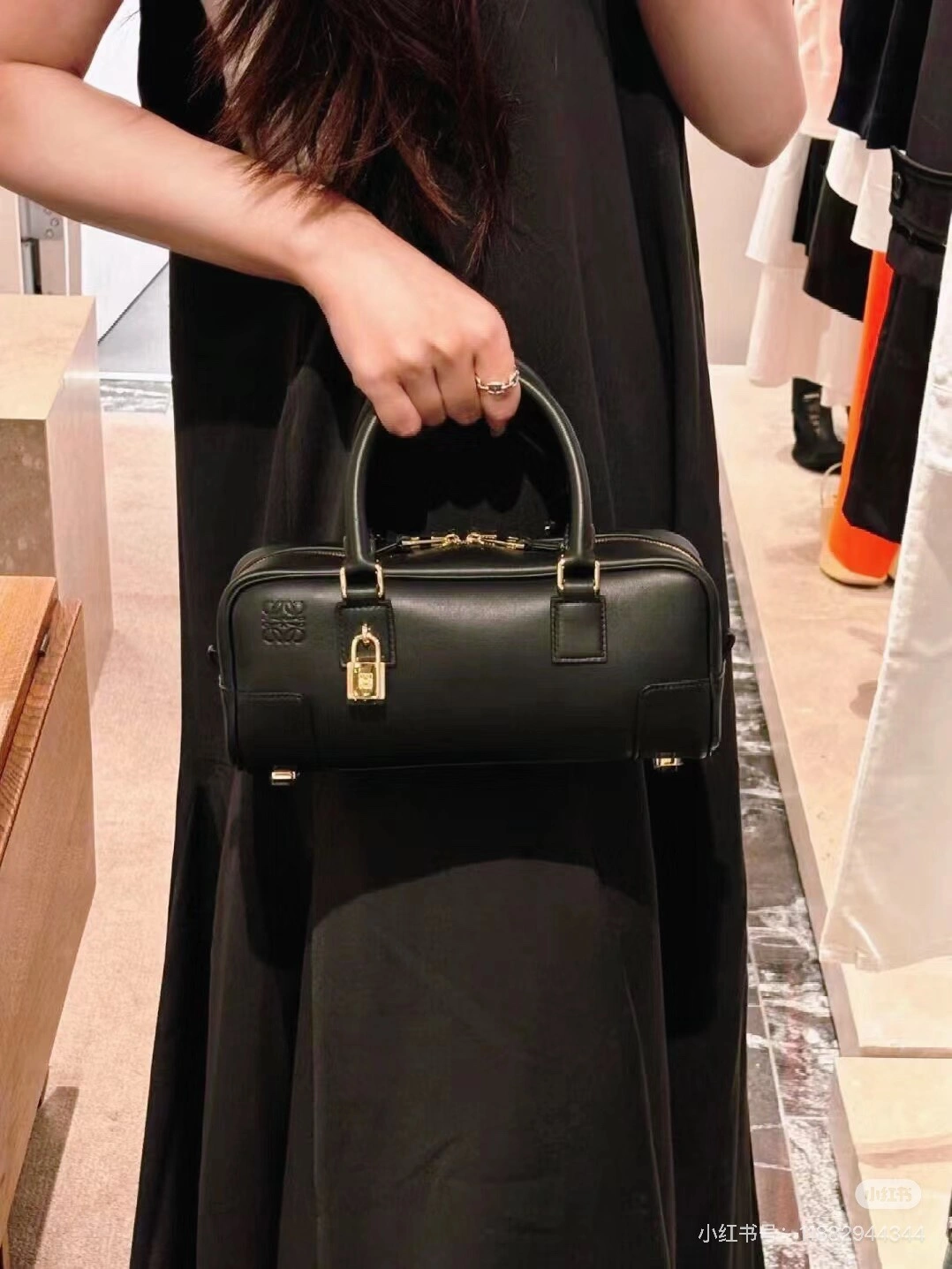 Cut-rate Loewe Top Handle Bags