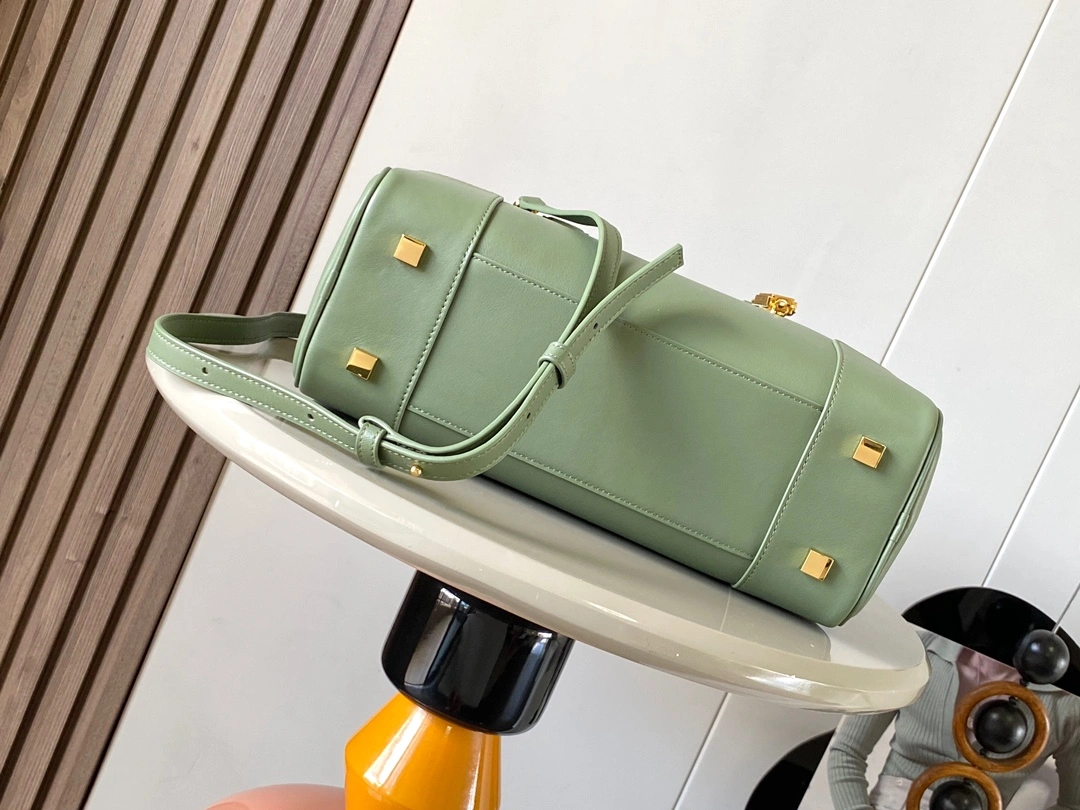 Top mirror Loewe Top Handle Bags