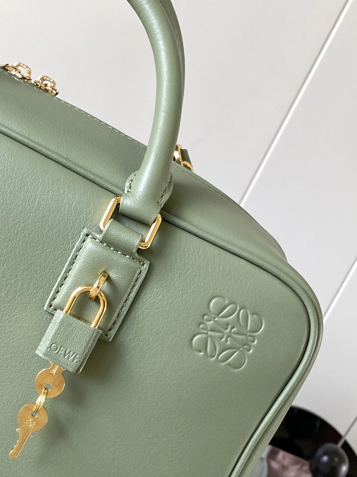Top mirror Loewe Top Handle Bags