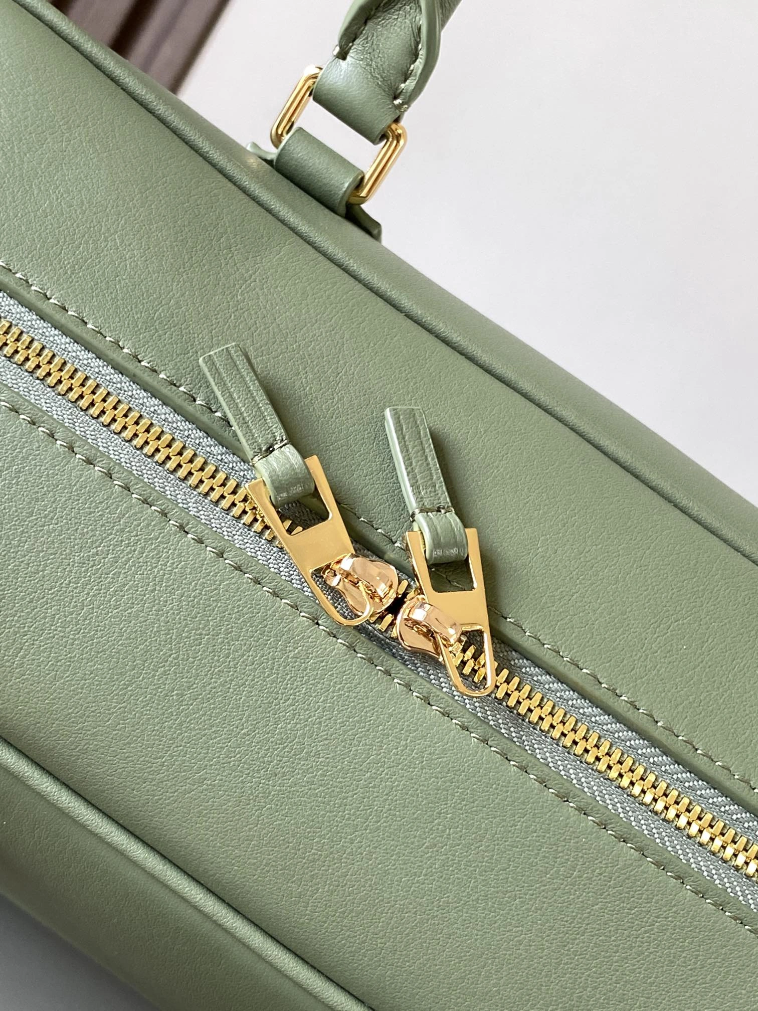 Top mirror Loewe Top Handle Bags