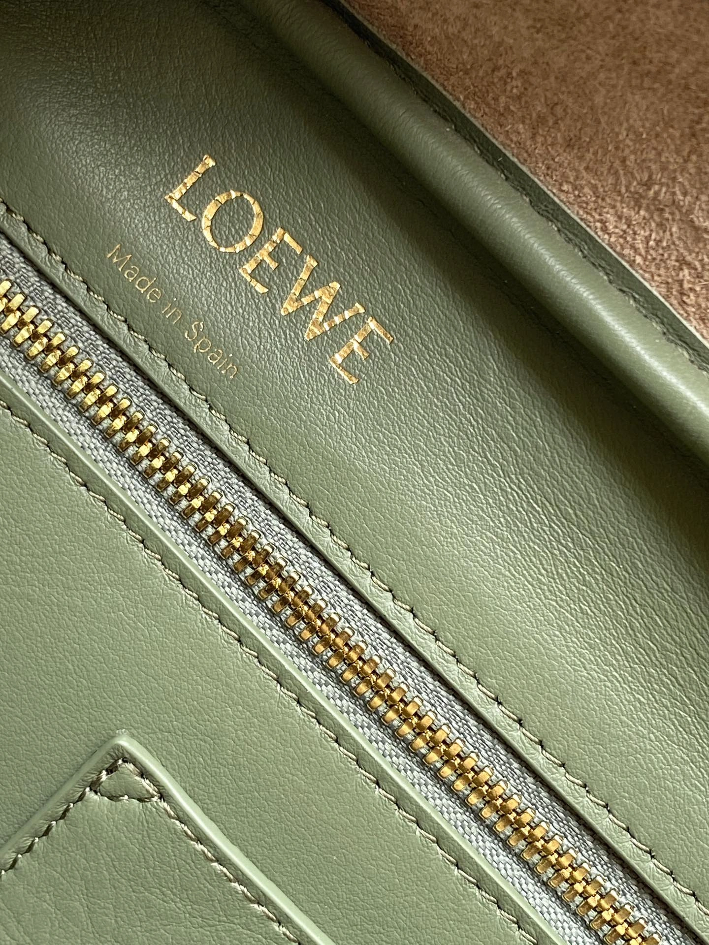 Top mirror Loewe Top Handle Bags
