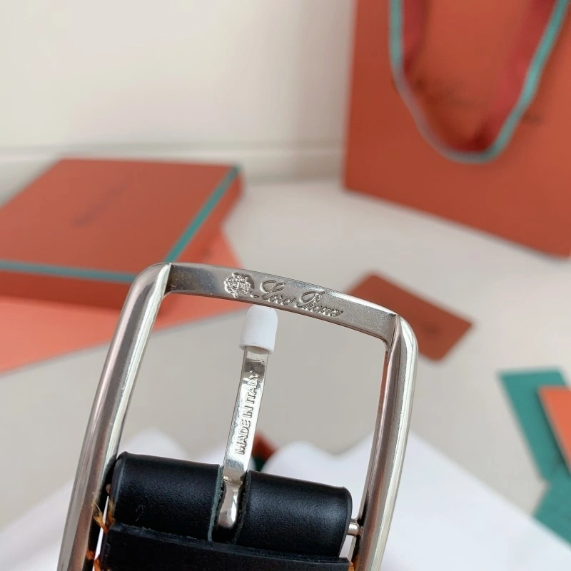 Low-cost Loro Piana Belts