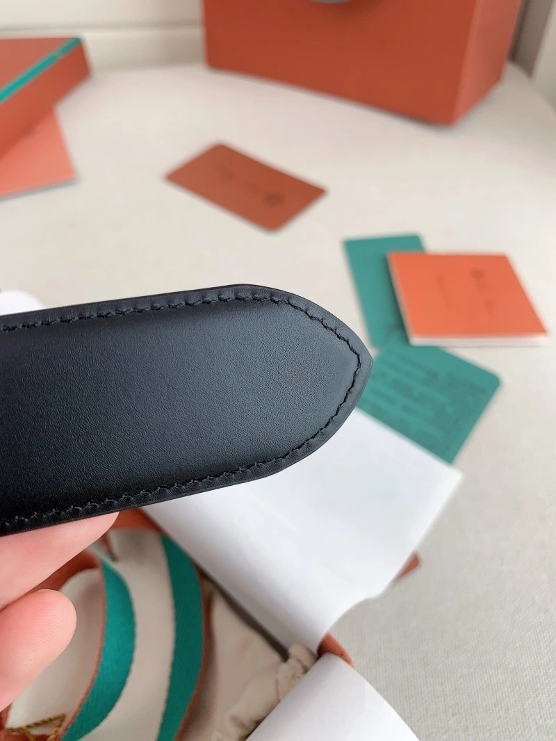 Low-cost Loro Piana Belts
