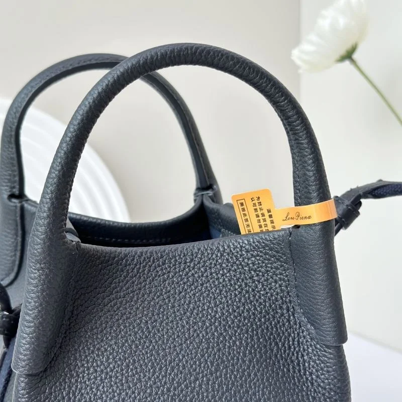 Top mirror Loro Piana Bucket Bags