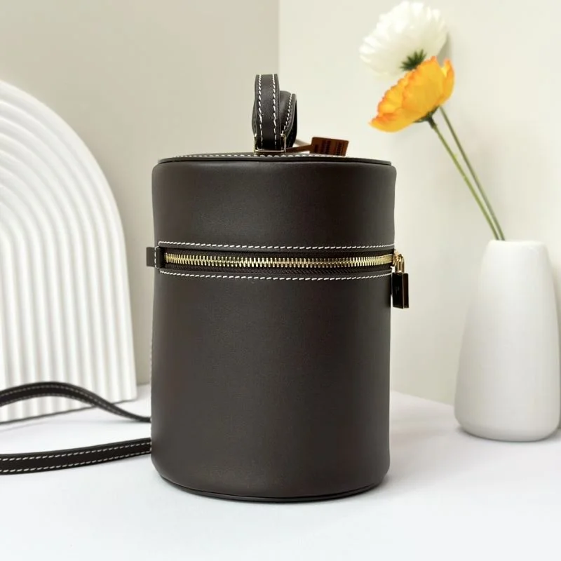 Top mirror Loro Piana Bucket Bags