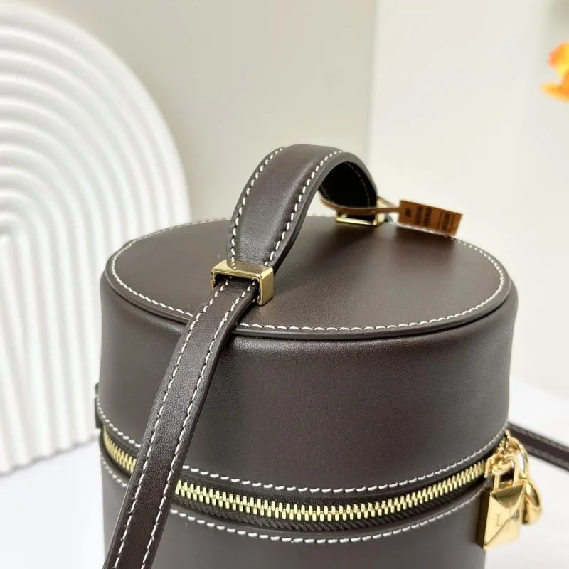 Top mirror Loro Piana Bucket Bags