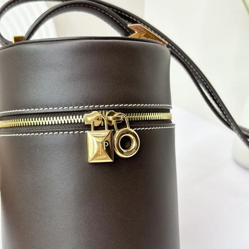 Top mirror Loro Piana Bucket Bags