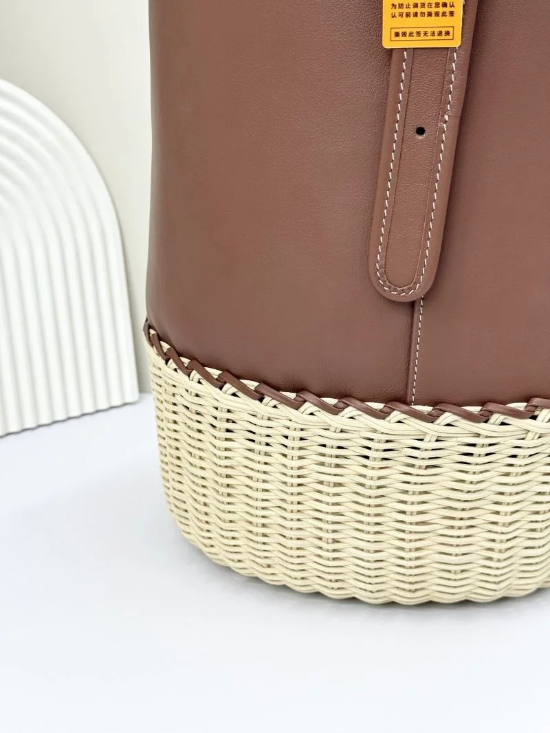 Top mirror Loro Piana Bucket Bags