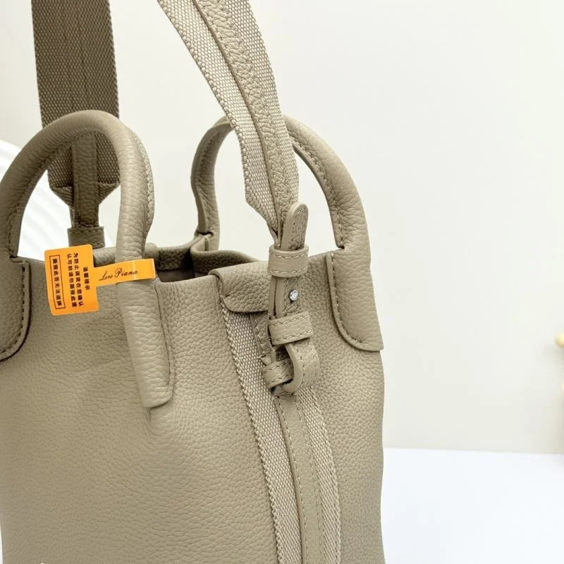 Top mirror Loro Piana Bucket Bags