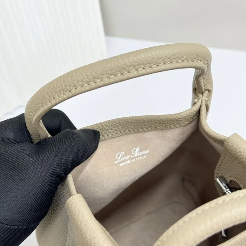 Top mirror Loro Piana Bucket Bags