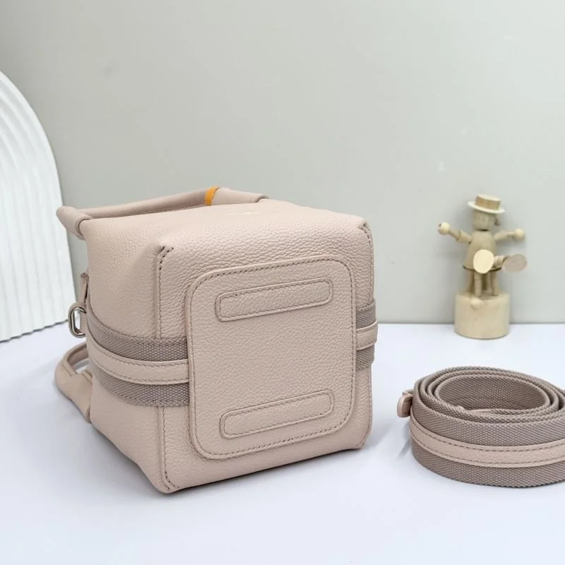 Cut-rate Loro Piana Bucket Bags
