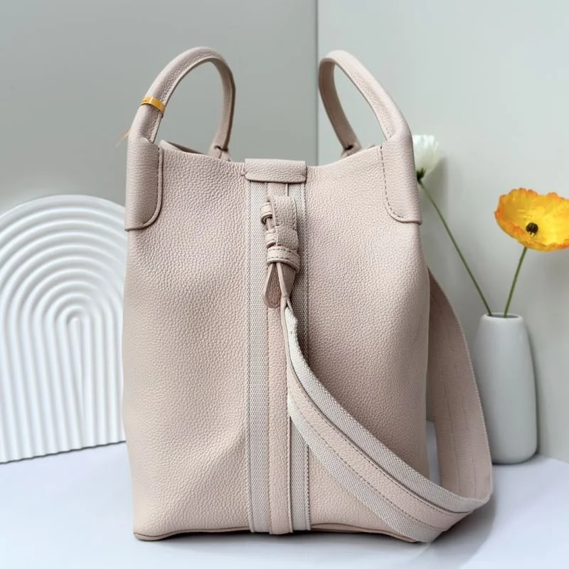 Accurate model Loro Piana Bucket Bags
