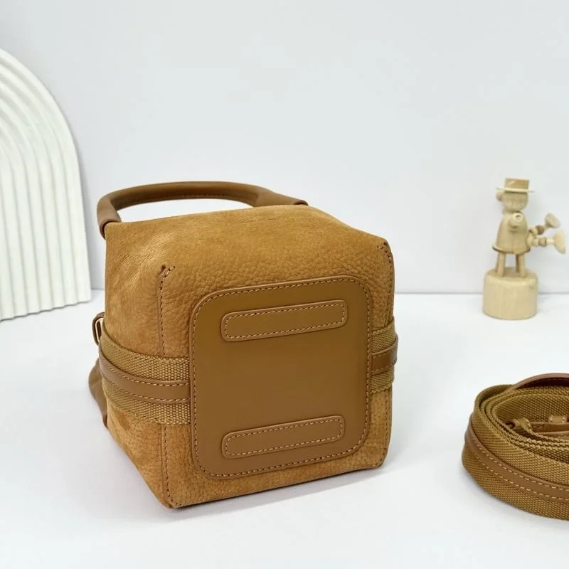 Cut-rate Loro Piana Bucket Bags