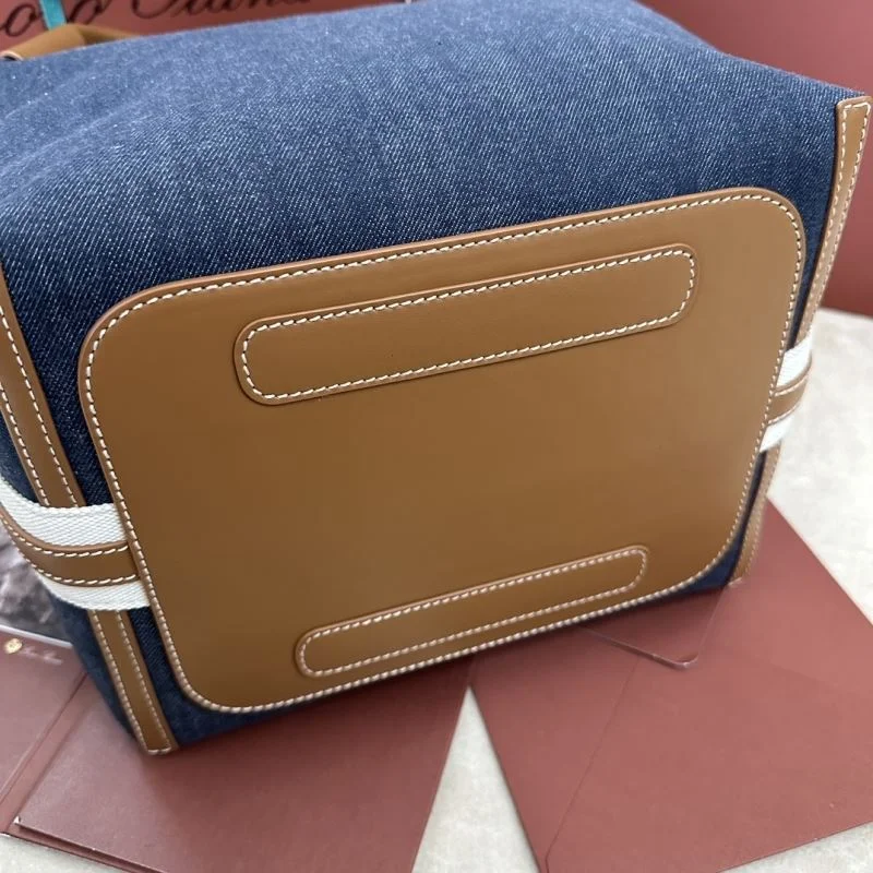 Accurate model Loro Piana Bucket Bags