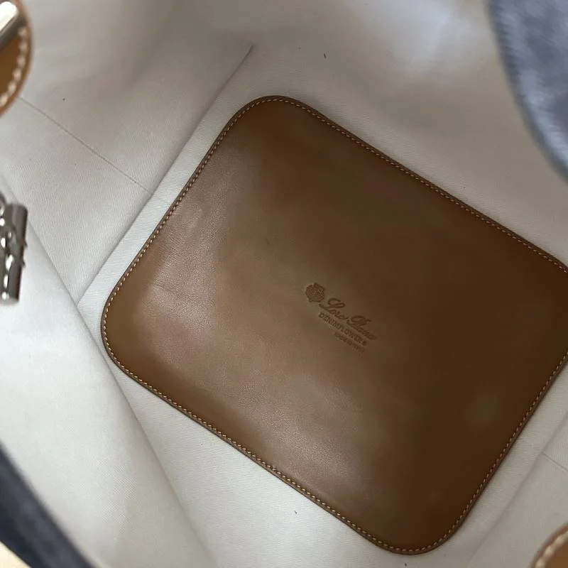 Accurate model Loro Piana Bucket Bags