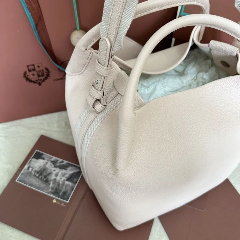 Top mirror Loro Piana Bucket Bags
