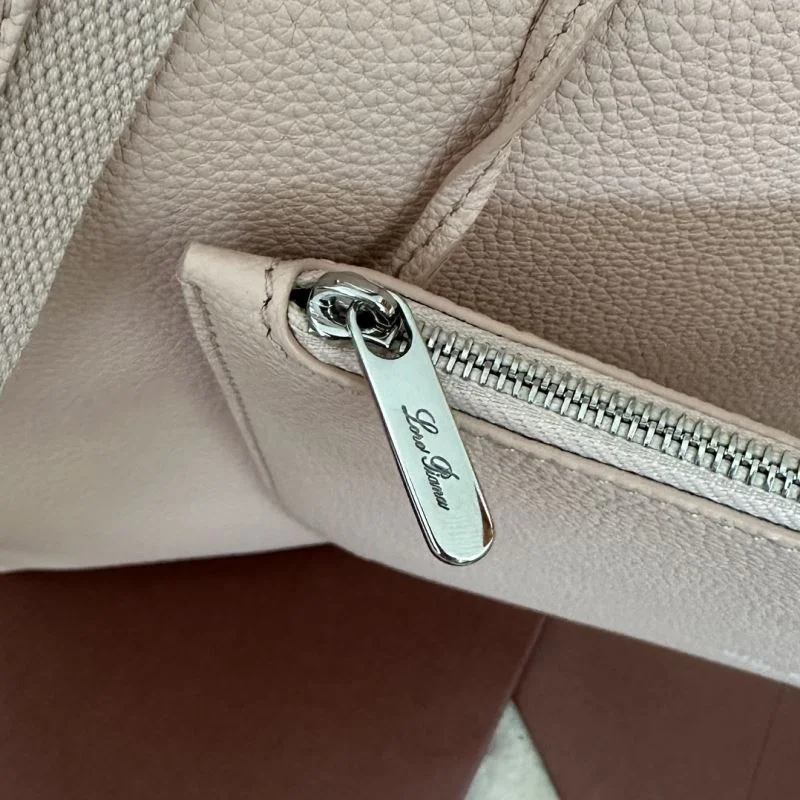 Top mirror Loro Piana Bucket Bags